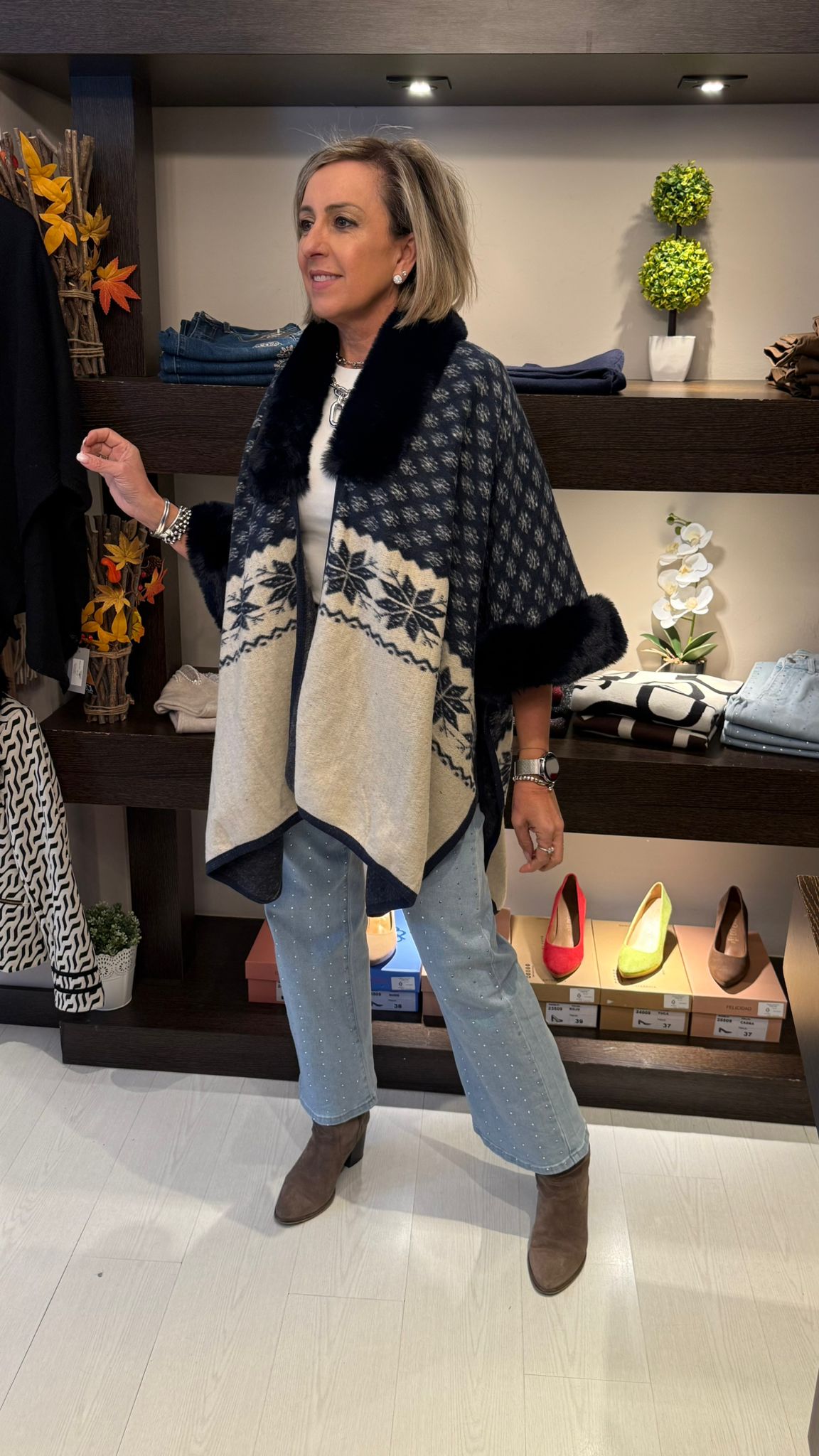 Poncho Elsa - NuRQueenS